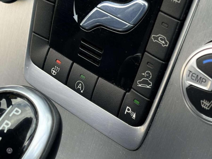 Pelēks Volvo XC60 2015 Klaipėda, ar dzinēja tilpumu 2.40 L un nobraukumu 310 tūkst. km par 11500 €, foto 27 vietnē AUTOMOTO.COM.LV