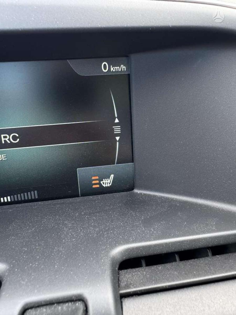 Grey Volvo XC60 2015 in Alytus, with an engine capacity of 2.00 L and mileage of 286 thousand km for 9950 €, photo 17 on AUTOMOTO.COM.LV