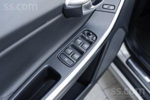 Pelēks Volvo XC60 2015 Rīga, ar dzinēja tilpumu 2.40 L un nobraukumu 209 tūkst. km par 9750 €, foto 8 vietnē AUTOMOTO.COM.LV