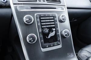 Pelēks Volvo XC60 2015 Rīga, ar dzinēja tilpumu 2.40 L un nobraukumu 209 tūkst. km par 9750 €, foto 17 vietnē AUTOMOTO.COM.LV