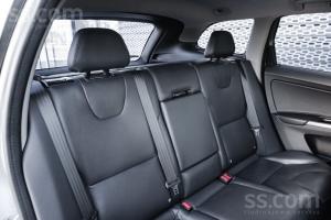 Pelēks Volvo XC60 2015 Rīga, ar dzinēja tilpumu 2.40 L un nobraukumu 209 tūkst. km par 9750 €, foto 19 vietnē AUTOMOTO.COM.LV