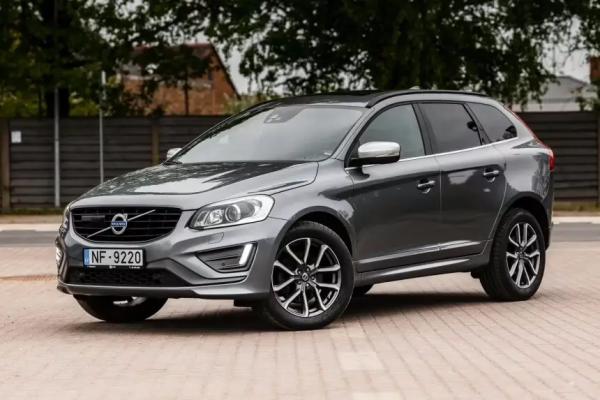 Pelēks Volvo XC60 2015 Jelgava, ar dzinēja tilpumu 2.40 L un nobraukumu 247 tūkst. km par 18500 €, foto 1 vietnē AUTOMOTO.COM.LV