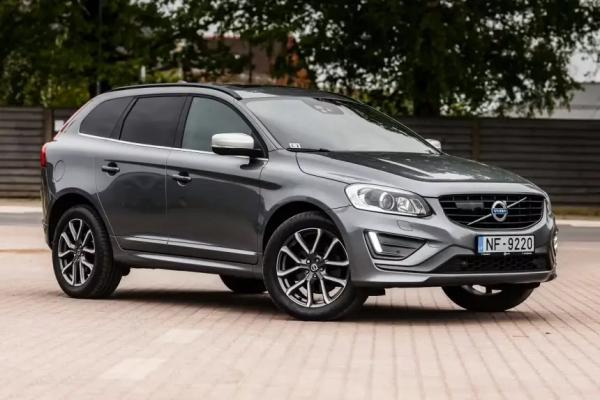 Pelēks Volvo XC60 2015 Jelgava, ar dzinēja tilpumu 2.40 L un nobraukumu 247 tūkst. km par 18500 €, foto 3 vietnē AUTOMOTO.COM.LV