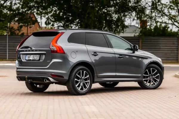 Pelēks Volvo XC60 2015 Jelgava, ar dzinēja tilpumu 2.40 L un nobraukumu 247 tūkst. km par 18500 €, foto 5 vietnē AUTOMOTO.COM.LV