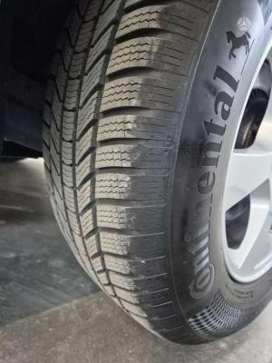 Grey Volvo XC60 2015 in Raseiniai, with an engine capacity of 1.97 L and mileage of 249 thousand km for 9300 €, photo 10 on AUTOMOTO.COM.LV