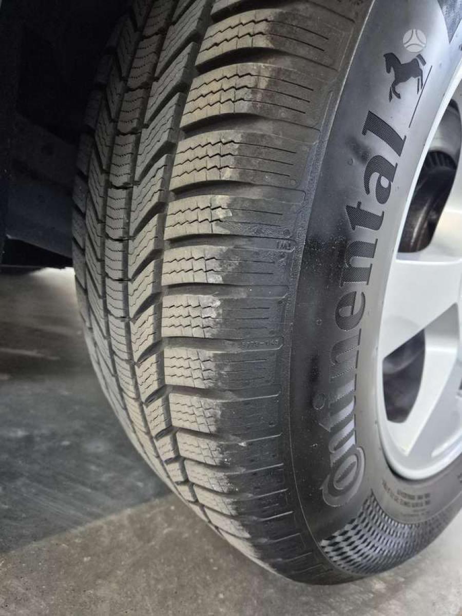 Grey Volvo XC60 2015 in Raseiniai, with an engine capacity of 1.97 L and mileage of 249 thousand km for 9300 €, photo 10 on AUTOMOTO.COM.LV