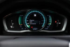 Grey Volvo XC60 2015 in Riga, with an engine capacity of 2.40 L and mileage of 234 thousand km for 14995 €, photo 10 on AUTOMOTO.COM.LV