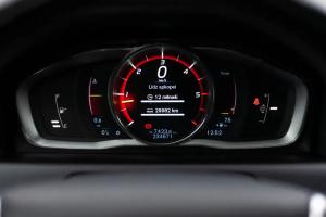 Grey Volvo XC60 2015 in Riga, with an engine capacity of 2.40 L and mileage of 234 thousand km for 14995 €, photo 12 on AUTOMOTO.COM.LV