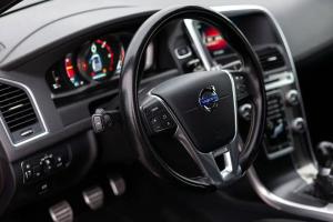 Grey Volvo XC60 2015 in Riga, with an engine capacity of 2.40 L and mileage of 234 thousand km for 14995 €, photo 26 on AUTOMOTO.COM.LV