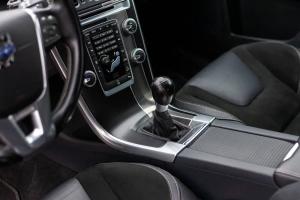 Grey Volvo XC60 2015 in Riga, with an engine capacity of 2.40 L and mileage of 234 thousand km for 14995 €, photo 27 on AUTOMOTO.COM.LV