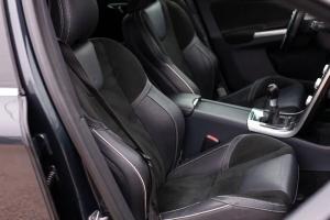 Grey Volvo XC60 2015 in Riga, with an engine capacity of 2.40 L and mileage of 234 thousand km for 14995 €, photo 30 on AUTOMOTO.COM.LV