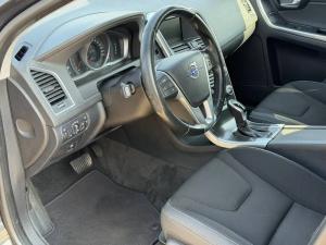 Grey Volvo XC60 2015 in Riga, with an engine capacity of 2.00 L and mileage of 182 thousand km for 12950 €, photo 8 on AUTOMOTO.COM.LV