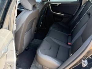 Grey Volvo XC60 2015 in Riga, with an engine capacity of 2.00 L and mileage of 182 thousand km for 12950 €, photo 9 on AUTOMOTO.COM.LV