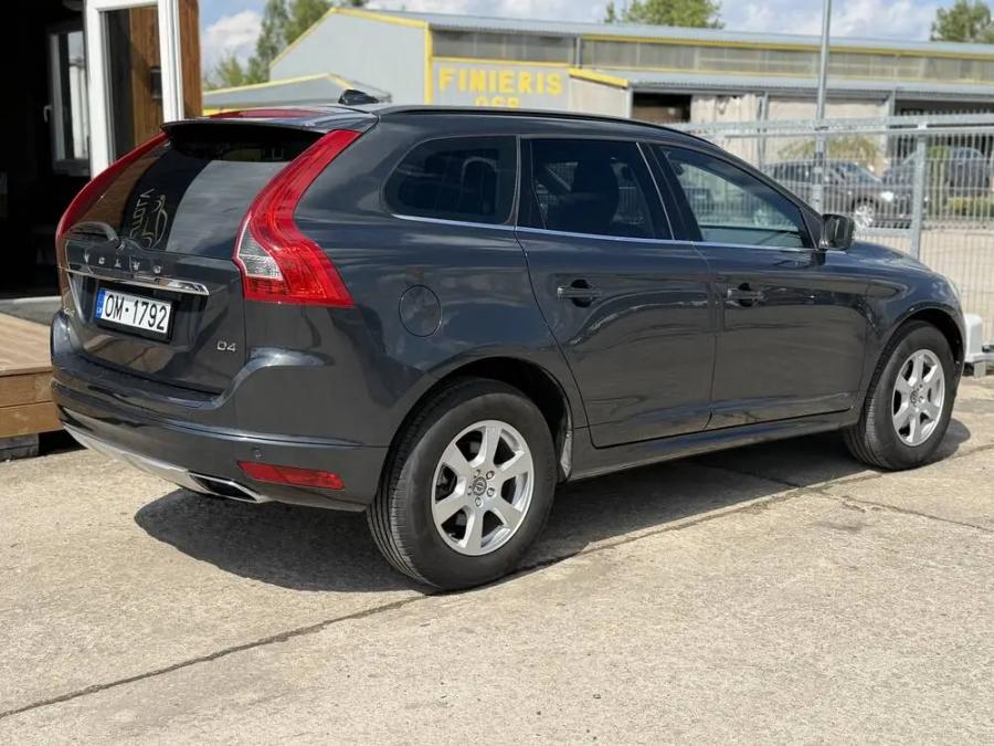 Grey Volvo XC60 2015 in Riga, with an engine capacity of 2.00 L and mileage of 182 thousand km for 12950 €, photo 16 on AUTOMOTO.COM.LV