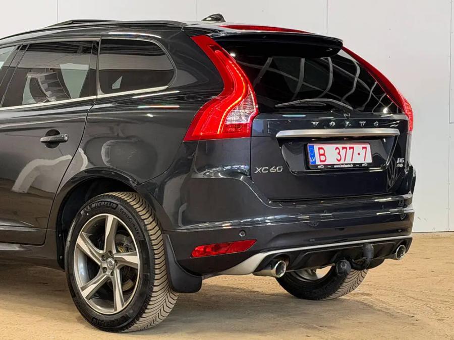 Grey Volvo XC60 2015 in Jurmala, with an engine capacity of 2.40 L and mileage of 288 thousand km for 14990 €, photo 11 on AUTOMOTO.COM.LV