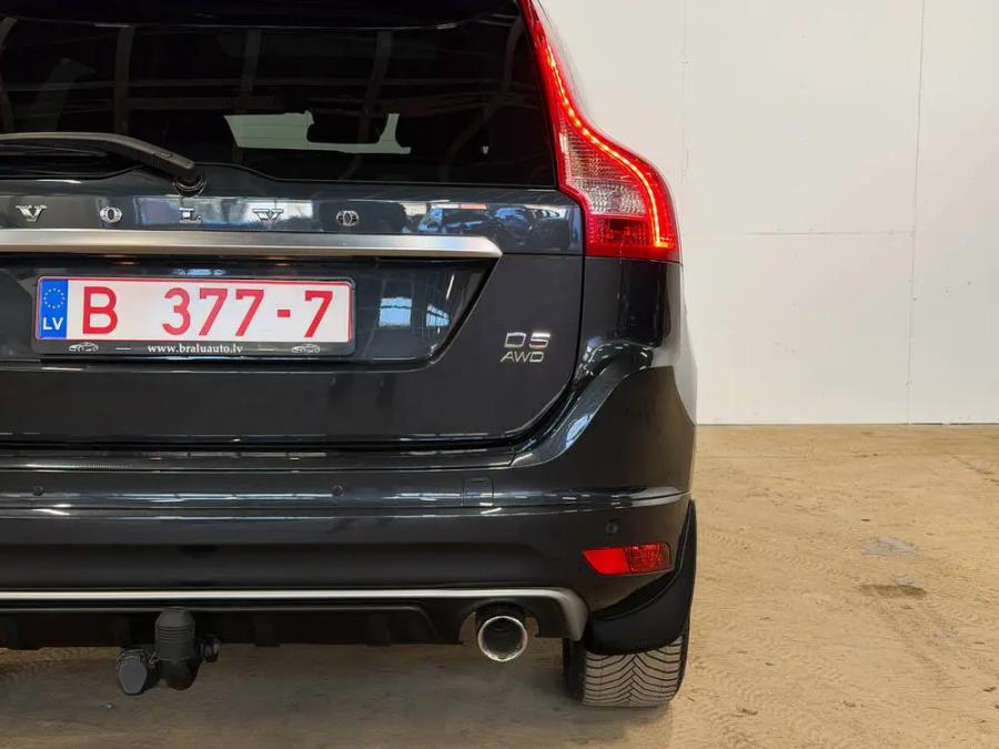 Grey Volvo XC60 2015 in Jurmala, with an engine capacity of 2.40 L and mileage of 288 thousand km for 14990 €, photo 17 on AUTOMOTO.COM.LV
