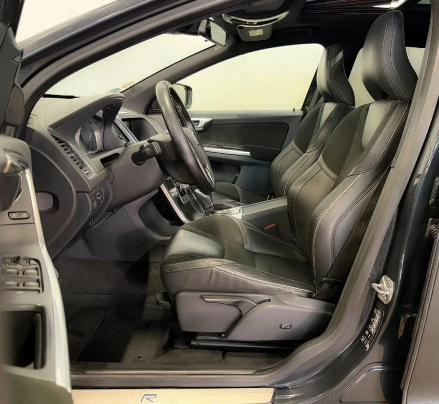 Grey Volvo XC60 2015 in Jurmala, with an engine capacity of 2.40 L and mileage of 288 thousand km for 14990 €, photo 24 on AUTOMOTO.COM.LV