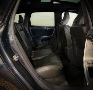 Grey Volvo XC60 2015 in Jurmala, with an engine capacity of 2.40 L and mileage of 288 thousand km for 14990 €, photo 31 on AUTOMOTO.COM.LV