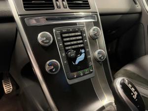 Grey Volvo XC60 2015 in Jurmala, with an engine capacity of 2.40 L and mileage of 288 thousand km for 14990 €, photo 33 on AUTOMOTO.COM.LV