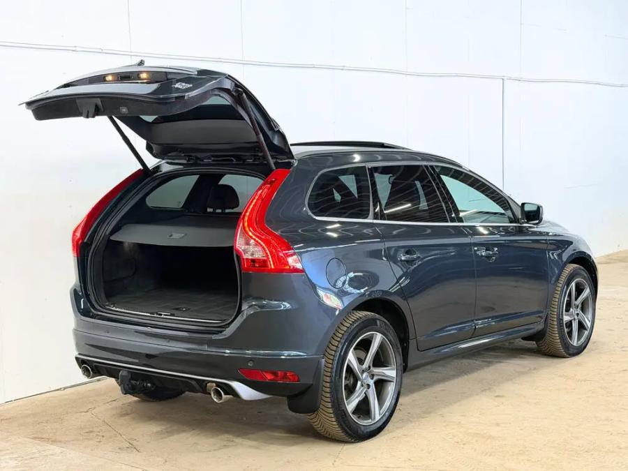 Grey Volvo XC60 2015 in Jurmala, with an engine capacity of 2.40 L and mileage of 288 thousand km for 14990 €, photo 60 on AUTOMOTO.COM.LV