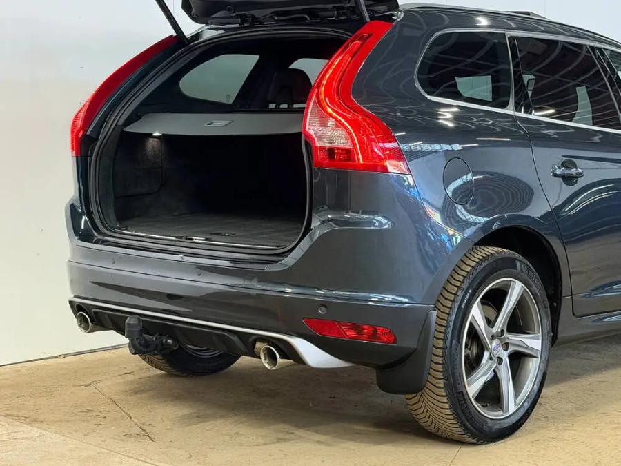 Grey Volvo XC60 2015 in Jurmala, with an engine capacity of 2.40 L and mileage of 288 thousand km for 14990 €, photo 61 on AUTOMOTO.COM.LV