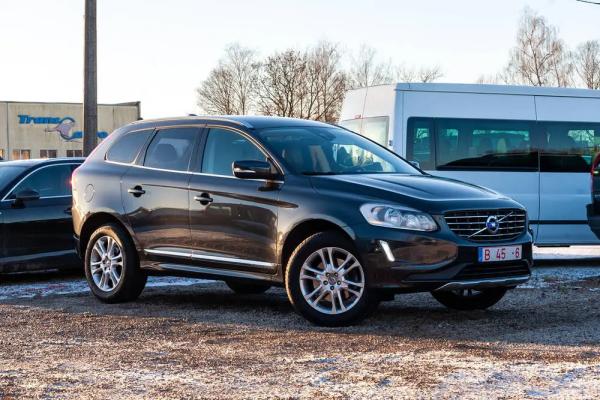 Pelēks Volvo XC60 2015 Rīga, ar dzinēja tilpumu 2.00 L un nobraukumu 142 tūkst. km par 14495 €, foto 1 vietnē AUTOMOTO.COM.LV