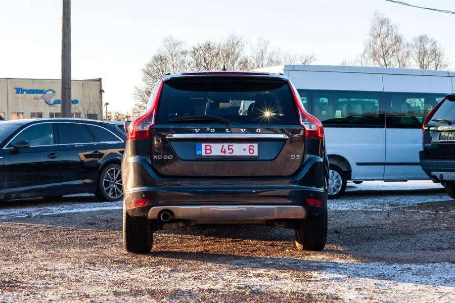 Pelēks Volvo XC60 2015 Rīga, ar dzinēja tilpumu 2.00 L un nobraukumu 142 tūkst. km par 14495 €, foto 7 vietnē AUTOMOTO.COM.LV