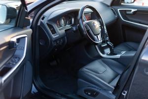 Pelēks Volvo XC60 2015 Rīga, ar dzinēja tilpumu 2.00 L un nobraukumu 142 tūkst. km par 14495 €, foto 17 vietnē AUTOMOTO.COM.LV
