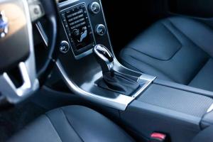 Pelēks Volvo XC60 2015 Rīga, ar dzinēja tilpumu 2.00 L un nobraukumu 142 tūkst. km par 14495 €, foto 21 vietnē AUTOMOTO.COM.LV