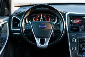 Pelēks Volvo XC60 2015 Rīga, ar dzinēja tilpumu 2.00 L un nobraukumu 142 tūkst. km par 14495 €, foto 24 vietnē AUTOMOTO.COM.LV