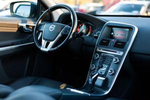 Pelēks Volvo XC60 2015 Rīga, ar dzinēja tilpumu 2.00 L un nobraukumu 142 tūkst. km par 14495 €, foto 25 vietnē AUTOMOTO.COM.LV