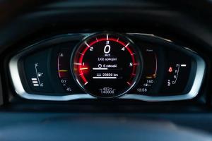 Pelēks Volvo XC60 2015 Rīga, ar dzinēja tilpumu 2.00 L un nobraukumu 142 tūkst. km par 14495 €, foto 27 vietnē AUTOMOTO.COM.LV