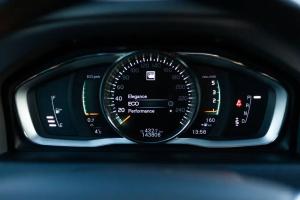 Pelēks Volvo XC60 2015 Rīga, ar dzinēja tilpumu 2.00 L un nobraukumu 142 tūkst. km par 14495 €, foto 29 vietnē AUTOMOTO.COM.LV