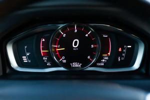 Pelēks Volvo XC60 2015 Rīga, ar dzinēja tilpumu 2.00 L un nobraukumu 142 tūkst. km par 14495 €, foto 31 vietnē AUTOMOTO.COM.LV