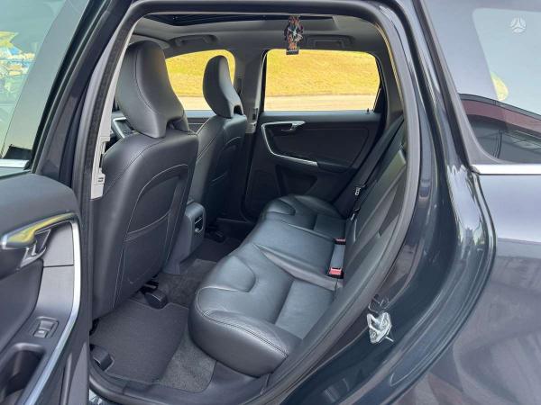 Grey Volvo XC60 2015 in Alytus, with an engine capacity of 2.00 L and mileage of 286 thousand km for 10500 €, photo 10 on AUTOMOTO.COM.LV