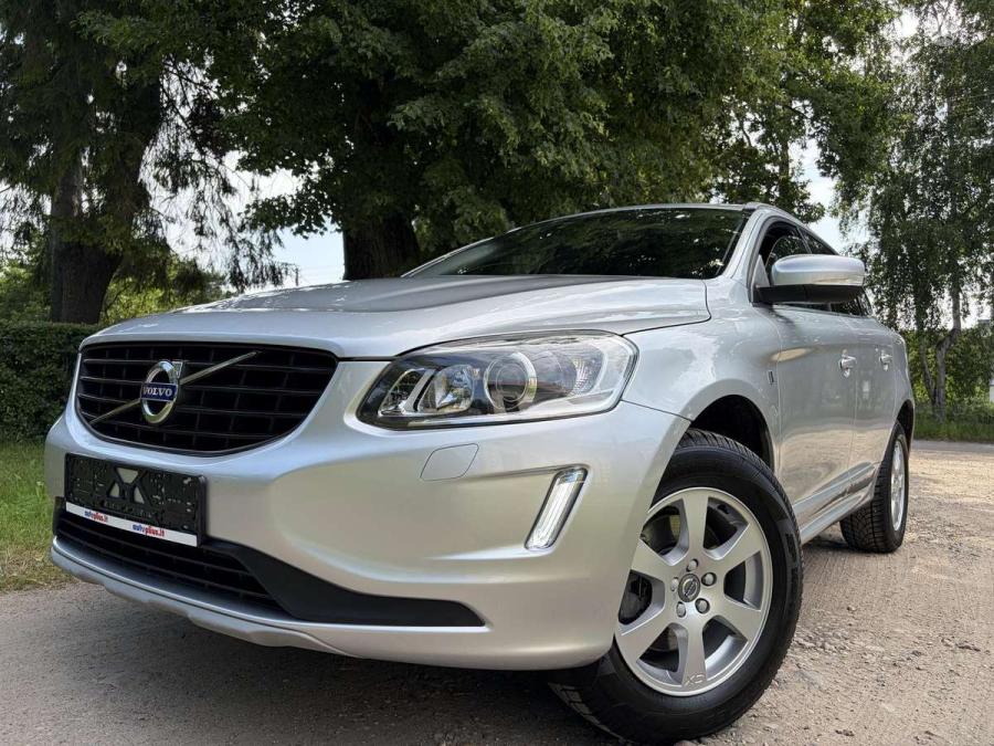 Grey Volvo XC60 2015 in Utena, with an engine capacity of 2.00 L and mileage of 226 thousand km for 11700 €, photo 1 on AUTOMOTO.COM.LV