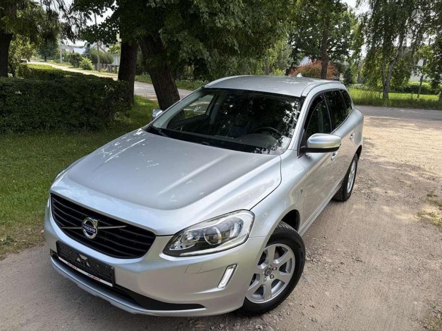 Grey Volvo XC60 2015 in Utena, with an engine capacity of 2.00 L and mileage of 226 thousand km for 11700 €, photo 8 on AUTOMOTO.COM.LV