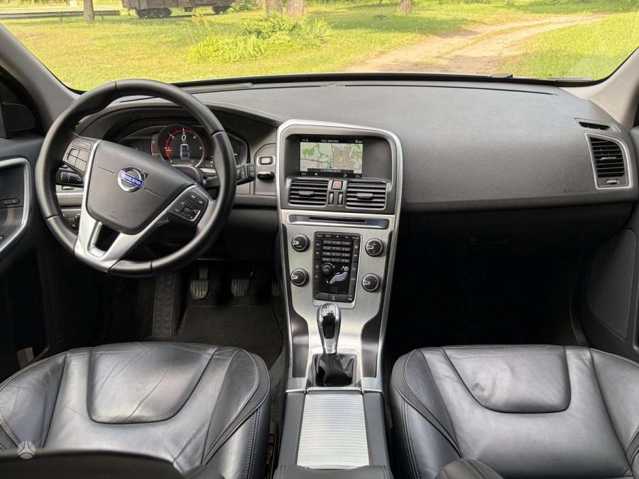 Grey Volvo XC60 2015 in Utena, with an engine capacity of 2.00 L and mileage of 226 thousand km for 11700 €, photo 13 on AUTOMOTO.COM.LV