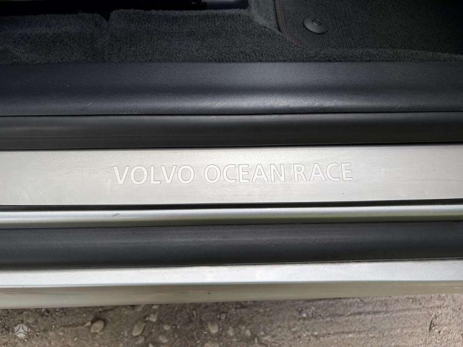 Grey Volvo XC60 2015 in Utena, with an engine capacity of 2.00 L and mileage of 226 thousand km for 11700 €, photo 22 on AUTOMOTO.COM.LV