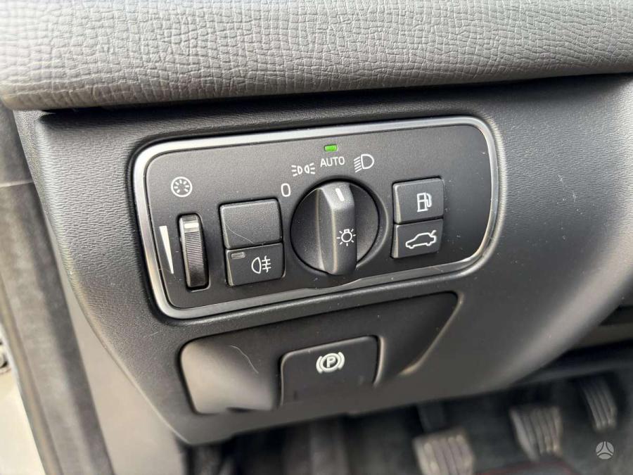 Grey Volvo XC60 2015 in Utena, with an engine capacity of 2.00 L and mileage of 226 thousand km for 11700 €, photo 25 on AUTOMOTO.COM.LV