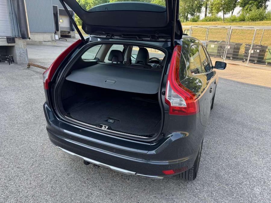 Pelēks Volvo XC60 2015 Alīta, ar dzinēja tilpumu 2.00 L un nobraukumu 286 tūkst. km par 10500 €, foto 6 vietnē AUTOMOTO.COM.LV
