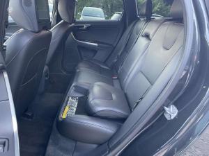 Grey Volvo XC60 2015 in Kaunas, with an engine capacity of 1.97 L and mileage of 228 thousand km for 10200 €, photo 16 on AUTOMOTO.COM.LV
