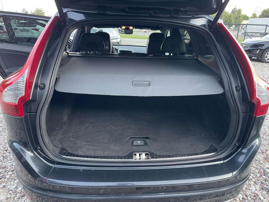 Grey Volvo XC60 2015 in Kaunas, with an engine capacity of 1.97 L and mileage of 228 thousand km for 10200 €, photo 17 on AUTOMOTO.COM.LV