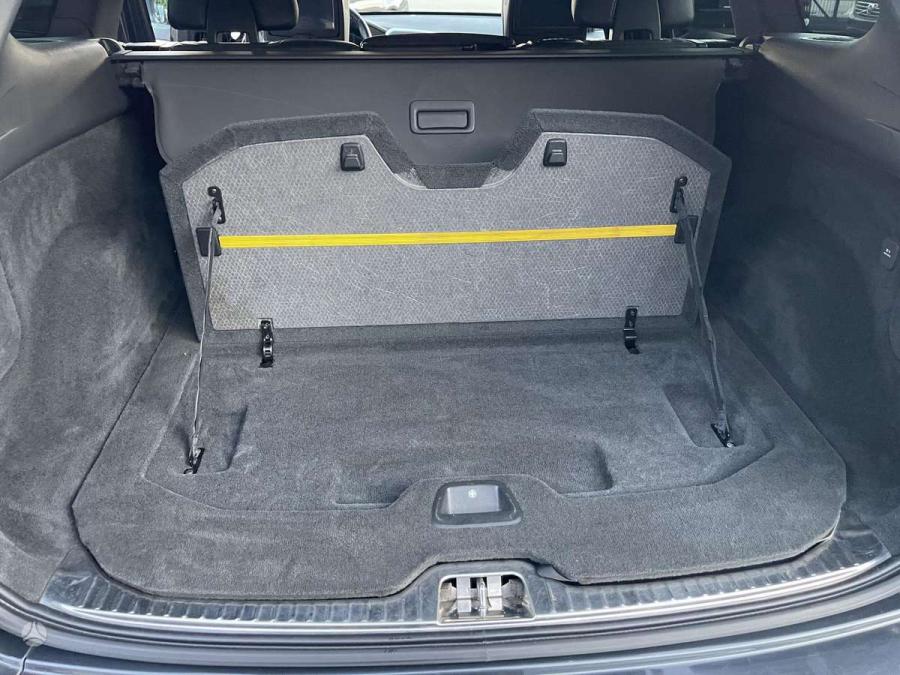Grey Volvo XC60 2015 in Kaunas, with an engine capacity of 1.97 L and mileage of 228 thousand km for 10200 €, photo 20 on AUTOMOTO.COM.LV