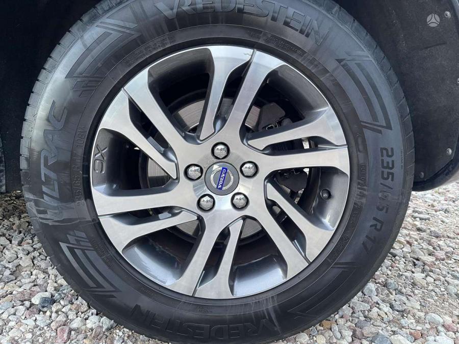 Grey Volvo XC60 2015 in Kaunas, with an engine capacity of 1.97 L and mileage of 228 thousand km for 10200 €, photo 29 on AUTOMOTO.COM.LV