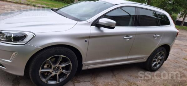 Grey Volvo XC60 2015 in Ogre, with an engine capacity of 2.00 L and mileage of 211 thousand km for 11600 €, photo 2 on AUTOMOTO.COM.LV
