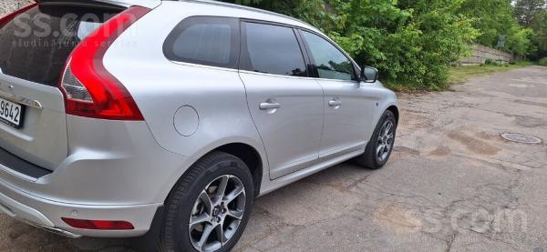 Grey Volvo XC60 2015 in Ogre, with an engine capacity of 2.00 L and mileage of 211 thousand km for 11600 €, photo 3 on AUTOMOTO.COM.LV
