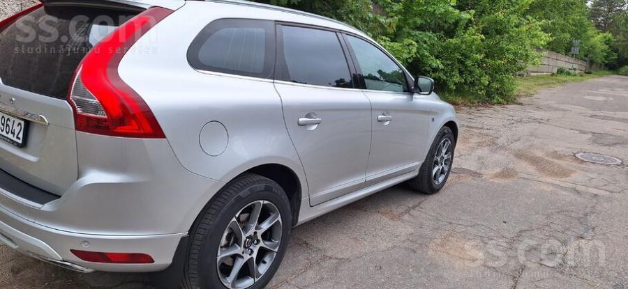 Pelēks Volvo XC60 2015 Ogre, ar dzinēja tilpumu 2.00 L un nobraukumu 211 tūkst. km par 11600 €, foto 4 vietnē AUTOMOTO.COM.LV