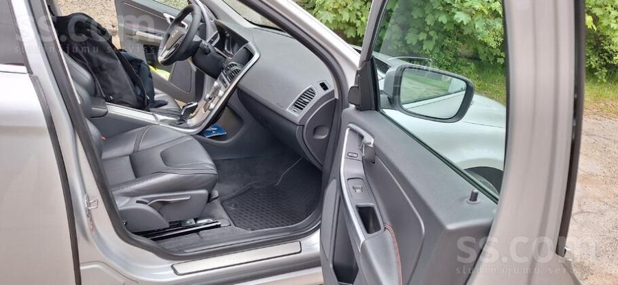 Pelēks Volvo XC60 2015 Ogre, ar dzinēja tilpumu 2.00 L un nobraukumu 211 tūkst. km par 11600 €, foto 12 vietnē AUTOMOTO.COM.LV