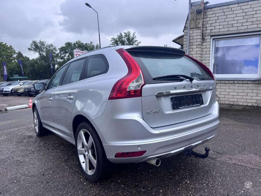 Grey Volvo XC60 2015 in Alytus, with an engine capacity of 1.98 L and mileage of 244 thousand km for 11850 €, photo 9 on AUTOMOTO.COM.LV